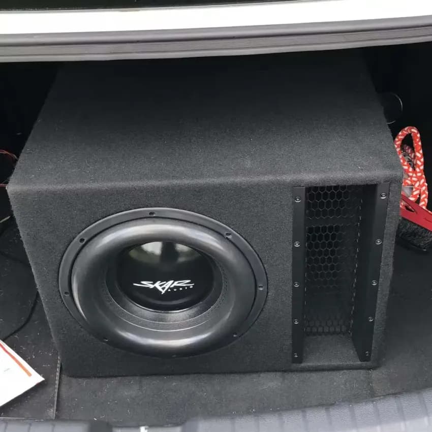 EVL-1X12D2 | Loaded 12" 2500 Watt Max Power Sub Enclosure | Skar Audio