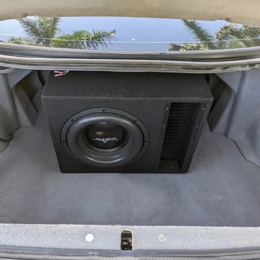 EVL-1X12D2 | Loaded 12" 2500 Watt Max Power Sub Enclosure | Skar Audio