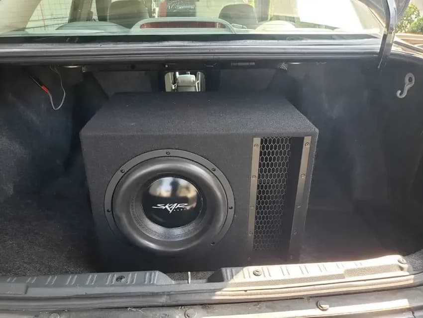 EVL-1X12D2 | Loaded 12" 2500 Watt Max Power Sub Enclosure | Skar Audio