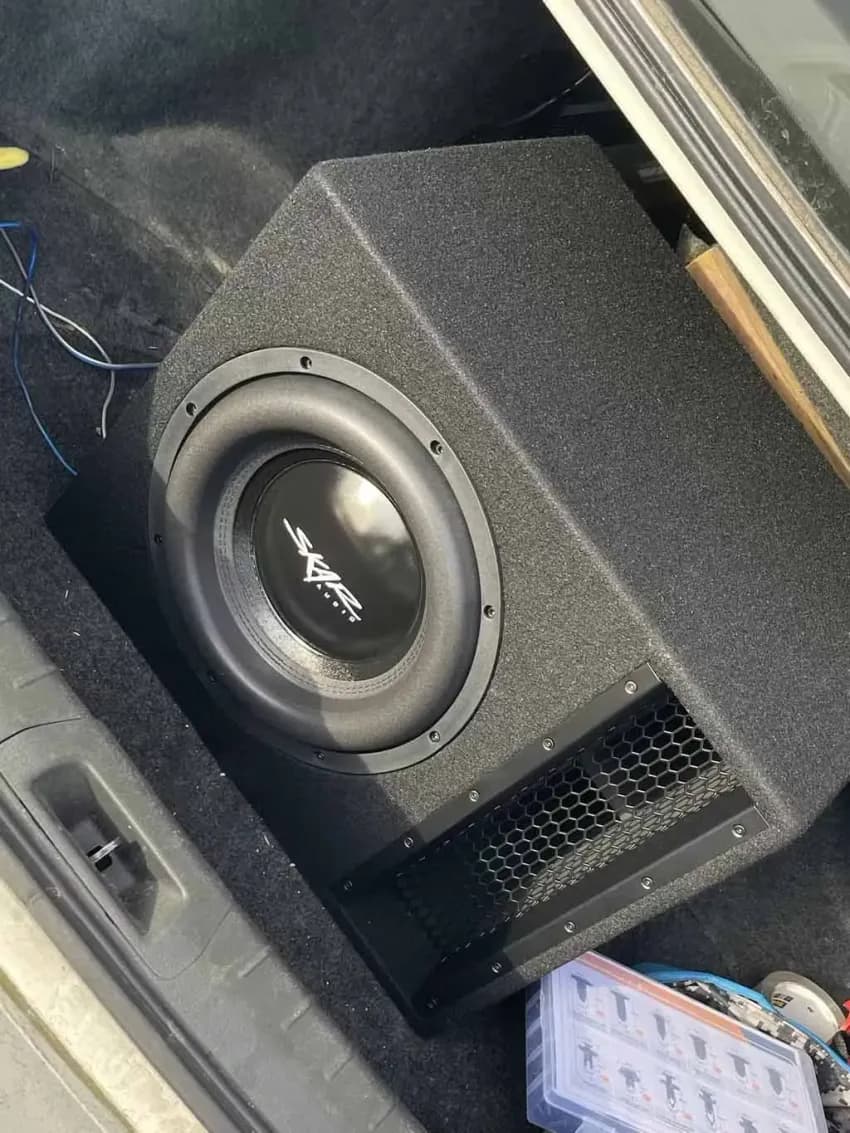 EVL-1X12D2 | Loaded 12" 2500 Watt Max Power Sub Enclosure | Skar Audio